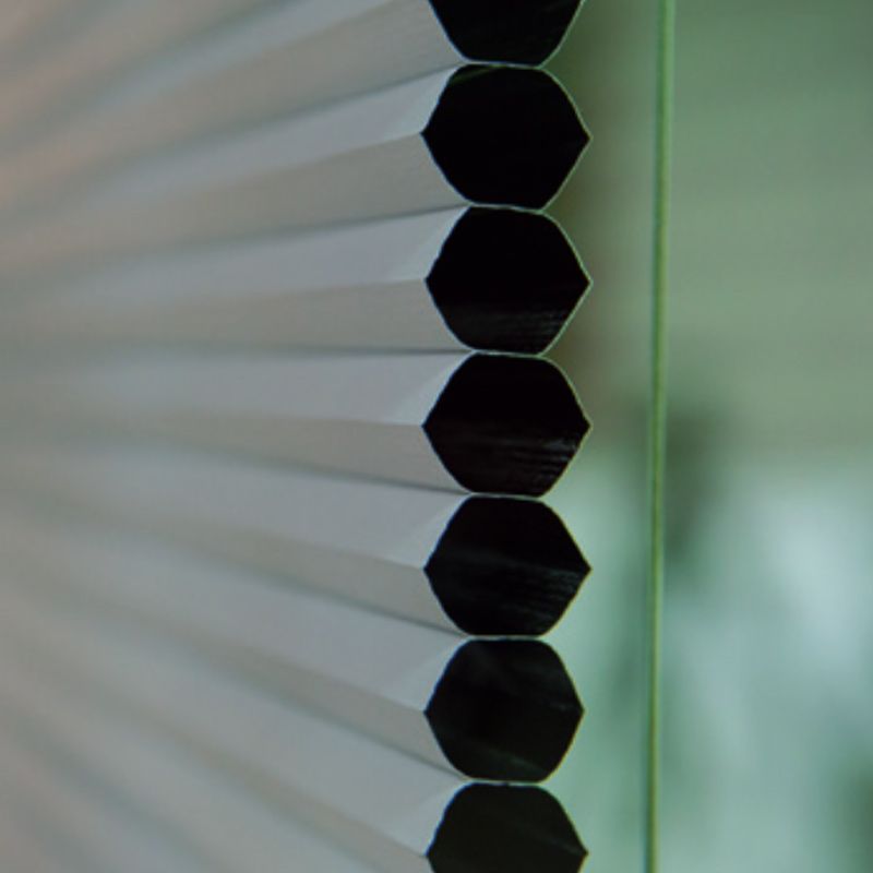 Store alvéolaire pour fenêtre de toit ou véranda en tissu avec guidage ...