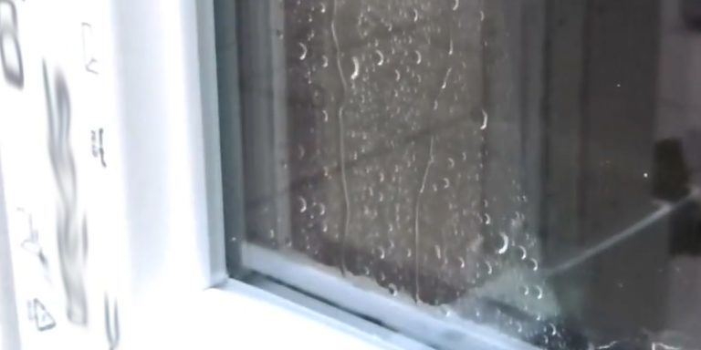 CSTBat - Comment sont testés les fenêtres PVC ? - Le Coin du Store "Le ...